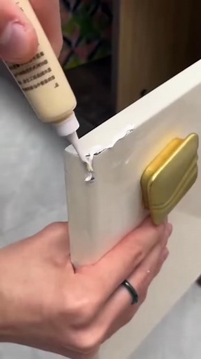 Make scratches disappear! The 12-color Wood Touch Up Kit matches common wood tones for tables, cabinets, and hardwood floors. The item you require can be found at the link: 👉 https://amzn.to/4njckcO 👉 https://amzn.to/41OpwxZ Leave 'HOME' if you want to know more! ✨ One like to support me! Prime deal #amazonmusthaves #AmazonPrime #amazonhomefinds #homefix #woodrepair #furnituremakeover #homedecor #DIYTips #amazonfavorite #amazonfinds | Hygge Home Picks