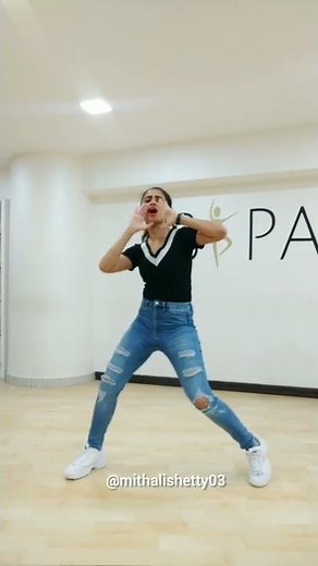 Dance Tutorial series - Step by Step Dance on GHUNGROO Song | Hrithik Roshan