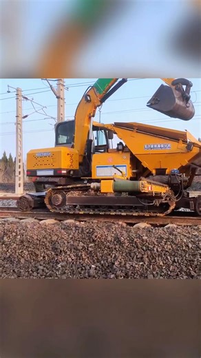 JG Multi-functional Screener: Fine screening, multi-material adaptability – isn’t this the key to your material sorting?#MultiFunctionalScreener #FineMaterialScreening #MultiMaterialSortingTool | JingGong Excavator Machinery | Facebook