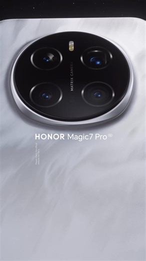 Elevate your photography game with the #HONORMagic7Pro‘s stunning Falcon Camera! 🦅✨ Capture every detail in breathtaking clarity, and never miss a moment with unbeatable battery life that keeps you powered up all day. | HONOR South Africa