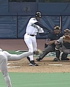 International Left-handers Day makes us think of this beautiful swing. Who's your favorite lefty? | MLB