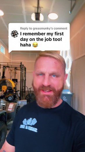 Replying to @greasmunky #lmafao #are #you #kidding 🤡 you need to ride a bicycle because you shouldn’t be driving a car😜