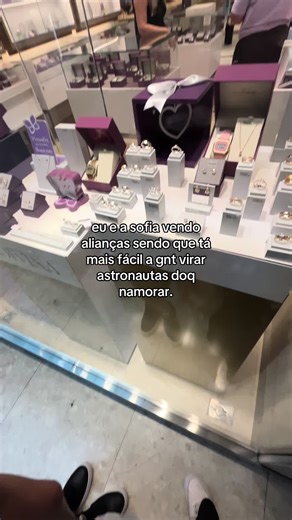 Alianças de Namoro: Dicas e Risadas com as Amigas