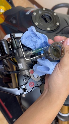 Brake fluid flushing #ducatisevice #ducati #motorcycleservice #hypermotard950rev #limitless #limitlessspeedup | Limitless Speed Up