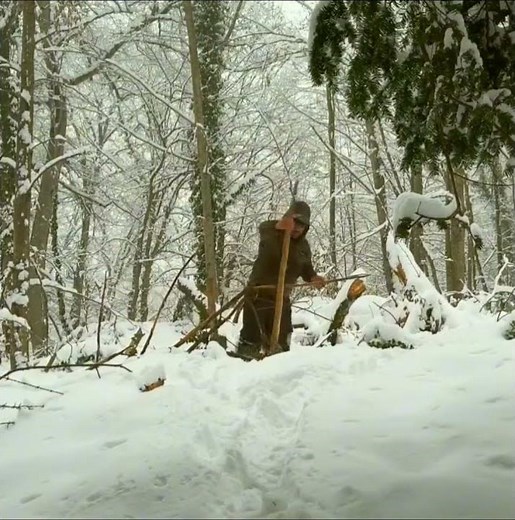 The process of building a house 🏠#viral #camping #survival