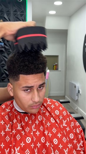 learn how to do a shape up #barber #barbershop #coaching #fblifestyle #reelsviralシ #reelsfbシ #comediafamiliar | Manuel tv.com