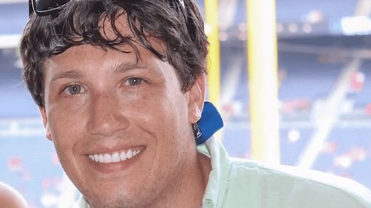 Man in twenties went for neck adjustment with chiropractor and now has locked-in syndrome