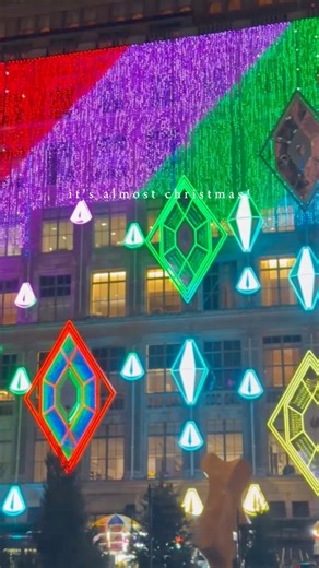 First peek at the 2025 Saks Fifth Avenue Christmas Lights 🎄 | New York City Photos