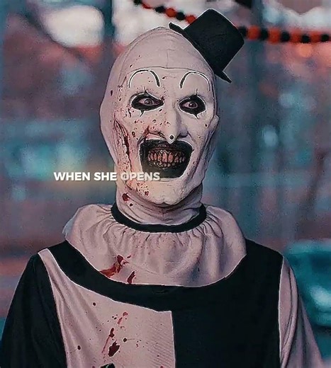 BlooDy CLOWn And HaLLoWeeN GiFTs 😱