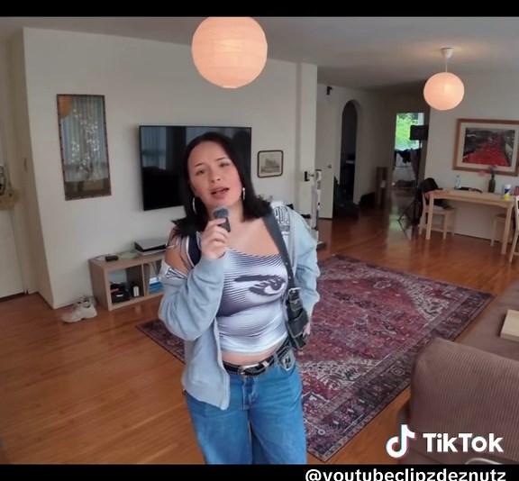 How to Fix Your Jeans: A Complete Guide