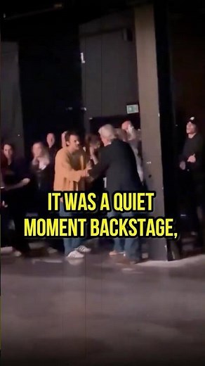 Harry Hugging Niall's Parents Before Leaving!