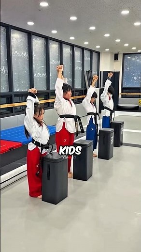 Easiest Way to Learn a Backflip🔥(@ppasha_tkd)