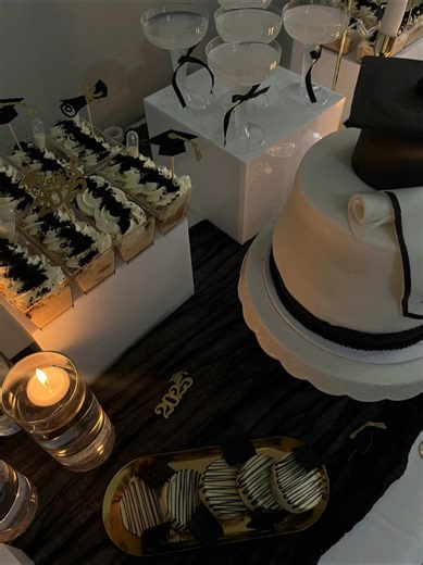 Beautiful Graduation Dessert Setup Ideas