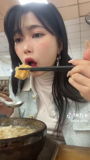 Sáng đi làm ở Việt Nam ăn gì？ #kimminn #kimminnbeauty #beauty #korean #eat #ăncungtiktok #ancungtiktok #mukbang #mukbangeatingshow #mukbangvideo #ancungkimminn #ăncungtiktok❤️ #chtl #duhocsinhhanquoc #duhocsinhhanquoc🇰🇷🇻🇳 #duhocsinhhanquoc🇰🇷 #seoul #cửahàngtiệnlợi #cuahangtienloi #cuahangtienloikimminn #single #beautiful #girl #seoul #hanoi #hànội #ănvặt #ănvặtngon #hanoi #koreanfashion #koreanfoods #vlog #djipocket