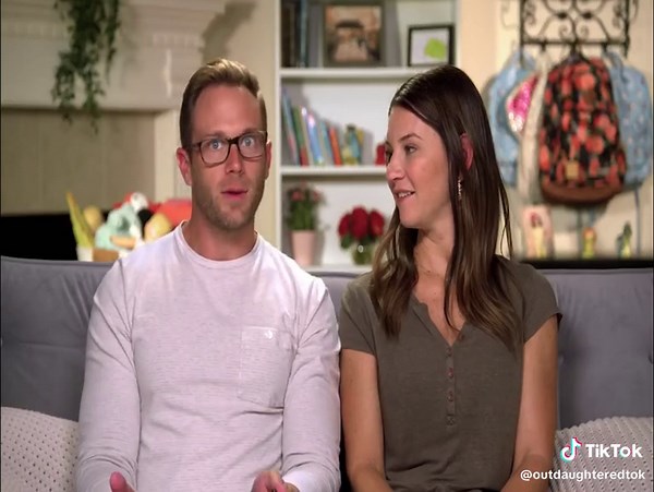 Dale's positive COVID-19 test puts the whole family on edge. Back in quarantine with life on hold, the Busbys anxiously await their test results. Danielle learns the fate of the girls' upcoming school year #9 #outdaughtered #outdaughtered101 #busbyfamily #busbygirls #busbyquints #quints #busbyquintuplets #quintuplets #busbycousins #itsabuzzworld #daniellebusby #blaykebusby #avalanebusby #oliviamariebusby #hazelgracebusby #rileypaigebusby #parkerkatebusbys #TLC #OutDaughtered #adambusby #rileybus