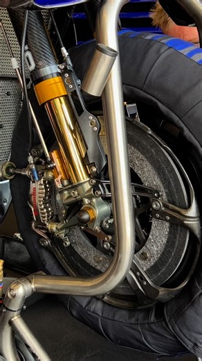 MotoGeo on Instagram: "Monster Energy Yamaha MotoGP 🔥 Front wheel change 🔥 Fabio Quartararo Factory race mechanics fit the front wheel and brakes to the Yamaha MotoGP machine. @motogp #motogp #yamaha #yamahamotogp #mechanic #mechaniclife #racing #race #motogeo #justgoforaride #motorcycle #moto #motolife #bikelife #motorbike #motorcycles #biker #bikergram #bikerlifestyle #motolove #motogram"