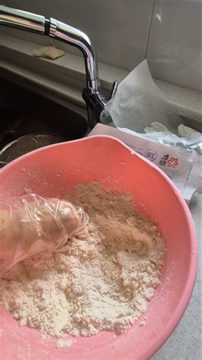 봄 날의 창밖을 보며 영감이 떠 오릅니다. '오늘은 재활용 쓰레기 배출의 날이구나. 부지런히 움직이자'.