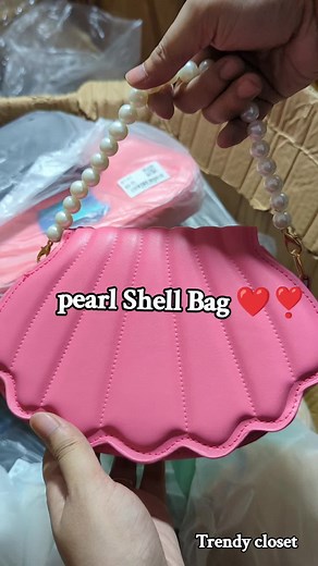Shiny Pearl Shell Bags from Trendy Closet