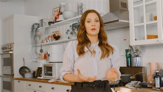 The Beautiful by Drew Barrymore collection has officially landed at Makro, bringing South African shoppers a perfect blend of elegant design and everyday performance. Created by actress, producer, and entrepreneur Drew Barrymore, the range is loved for its premium quality, refined finishes, and signature soft pastel tones — proving that kitchen essentials can be both stylish and functional. Prices from R999 to R1,999 Explore the range in your nearest Makro store or shop online: https://www.makro