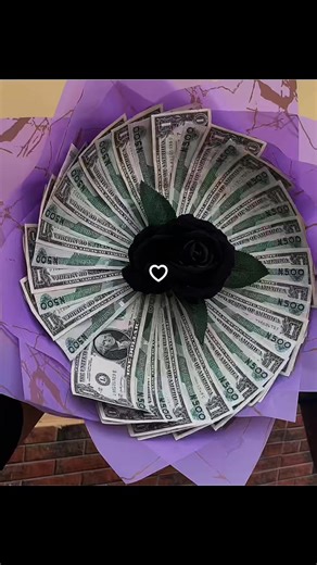 Never knew dollar and naira will look this good 🥹🖤 This combo >>> How to book a package👇 🌸Kindly send a dm to @boxed_for_you_1 OR 🌸Click on the link in our bio to reach out to us on WhatsApp 🌸Same day delivery is available for some packages We await your orders! #surpriseplannerinibadan #surprisepluginife #surprisepluginosun #boxedforyou #suprisepluginOAU