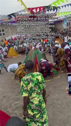 ici c’est Dohi respectés notre culture c’est un autre niveau Zangbétoô ne blaguer pas avec ça s’il vous plaît même quand tu respect cette religions sans injure tu auras un grand changement dans ta vie merci 🙏 ❤️#pourtoi #culture #vodou #motivacion @Chèquier Oficiel @Le Couple Chèquier❤️