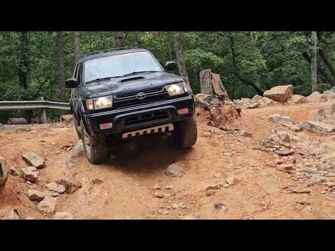 Offroading with 2.5" Lift! | 3rd Gen 4Runner