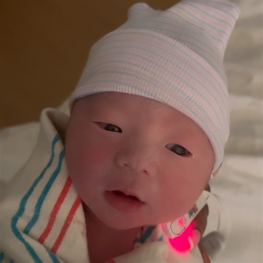 Houston Hairstylist on Instagram: "Growing you was fun. 🤍 This was my second surrogacy journey, and also the hardest birth experience I’ve had. He still came naturally with no complications but it just took a little longer. I truly love being a surrogate. It brings me so much joy, fulfillment, and purpose to be able to give such a priceless gift to others. And for me, having purpose is everything. Every doctor’s visit, kick, blood draw, document, needle, hormone intake, psych test, morning sick