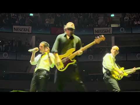 The 1975: People (Live 4K) [London O2 Arena 13.02.2024]
