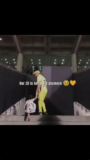 Best example of how fast night changes🥹♥️!#zivasinghdhoni#msdhoni#cricket#csk#thala#ipl#thala#fyp