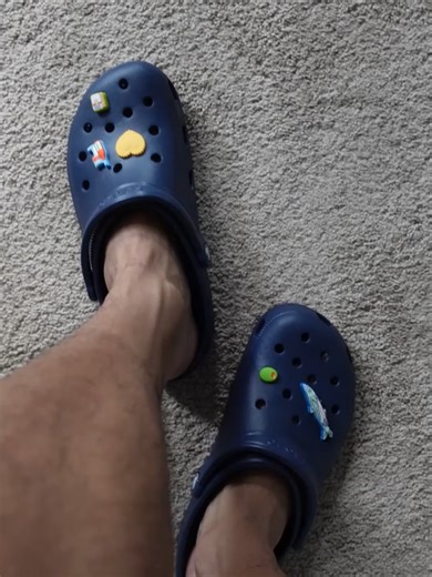 3 Ways to Style Your Crocs for Any Occasion