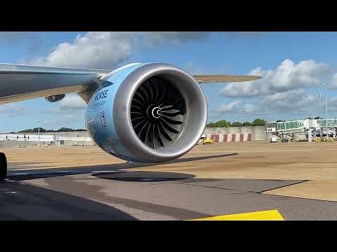Rolls Royce Trent 1000 engine startup