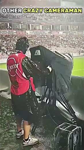 Normal cameraman VS Level 1000 cameraman...