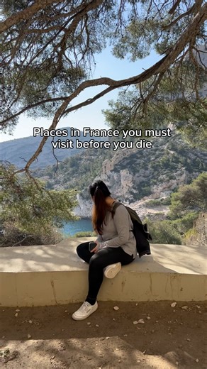 France is one of the most diverse places in the world! We’d argue you can travel the world all whilst being in just one country. Don’t believe us? Then visit these 6 places in France and you’ll know what we mean! 📍 Chamonix The most famous alpine town in France located at the foot of the Mont Blanc. Summer is our favourite season in this town because there are TONS of hikes to do! 📍 Carcassonne One of the most impressive fortified cities in southern France can be found here! 📍 Marseille Peopl