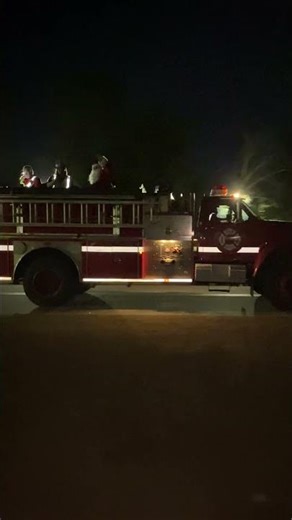 Santa 🤶🏻 on fire truck at Folkston Funnel 🎄👍 #subscribe #shorts #train #trainwatching #christmas