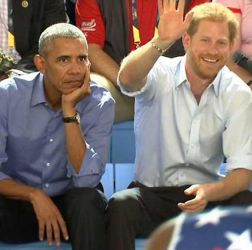 Barack Obama turned up with Prince Harry to watch Wheelchair Basketball at the Invictus Games, to wild cheers from the crowd http://bit.ly/2wnZ6ST | ITV News Royals