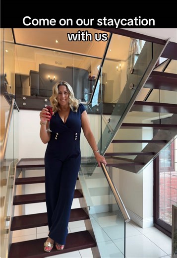 Building dreams, friendships, and businesses that change lives 💫 This weekend we celebrated success, shared ideas, and made memories to last a lifetime. Because when women come together with purpose — magic happens ✨ Could you see yourself here next time? 👀 #LifeWithLouise #TeamGoals #FreedomLifestyle