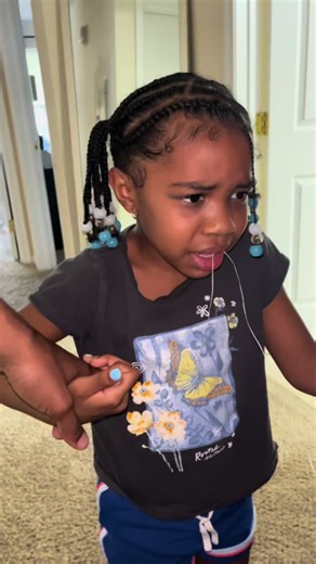 the string on the door always does the trick ! 🦷🚪🎉🎀 #momsoftiktok #tooth #door #kids #viralsound