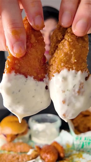 Happy New Year guys! #mukbang #mukbangvideo #mukbangeatingshow #eatwithme #fyp @Wingstop UK 🇬🇧