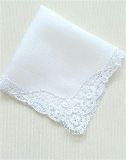 Handkerchief: Linen / Embroidered / Vintage / White / Womans Accessory / Sustainable Gift / Antique / Wedding / Lace / Gift for Her / Bridal - Etsy