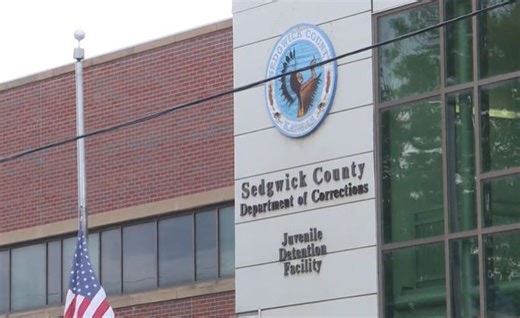 Forensic pathologist offers insight into autopsy findings on Cedric Lofton