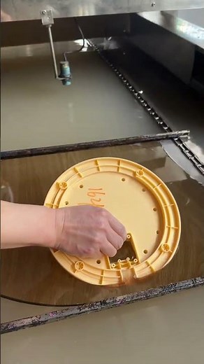 Plastic shell wood grain water transfer printing processing