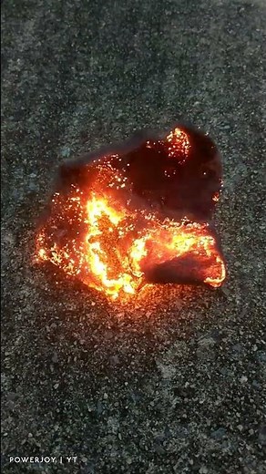 Steel Wool Battery Burning Reaction (Science Experiment)