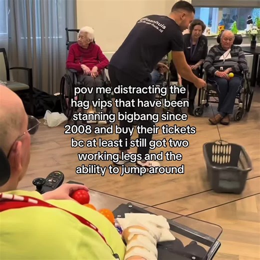 POV: Distracting BigBang VIPs Like a Pro!