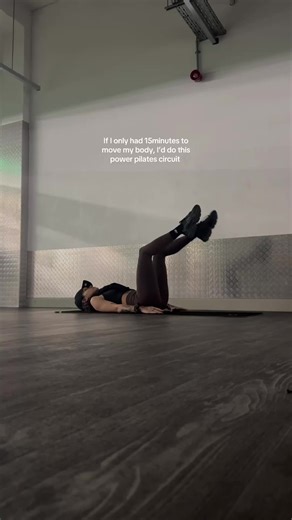 This is exactly how I train when time is tight. Strength, control, breath, flow. 1. Alternating single leg toe tap double toe tap 2. Glute bridge with single leg raise 3. Tiger curl bird dog to hamstring curl with reach around 4. Single leg tricep push up Spider-Man 50secs on, 10secs off. 4 rounds. Changing legs for each round. Enjoy 🫶🏽 #pilatesinstructor