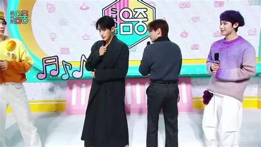 ⚔️ Dokyeom & 🍊 Seungkwan are playing Noh Sanghyun and Lee Yoomi in the MV, reenacting the plate-washing scene with the door-knocking part....