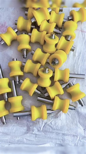 U-shaped rubber wheel #pu #puroller #Rubberroller #factory #nylon #Factoryrealshot #Customer #Polyurethanefoursidedrubberplaningwheel #Industrial #polyurethane #Yuantoumanufacturersdirectsale #youtube #machinery #factorywork #edgebandingmachine