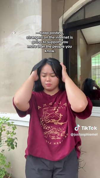 Supportive Strangers: Building Online Connections