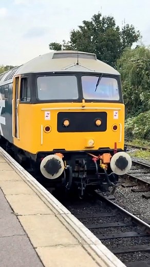 Always great to catch these heritage movements — proper classic traction! More short clips coming soon on Barry on the Rails. #Class47 #EppingOngarRailway #HeritageDiesel #Trainspotting #UKTrains #Railfans #BarryOnTheRails | barrysviews