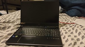 Laptop stuck in a loop after restarting. Can't even reach the acer logo.