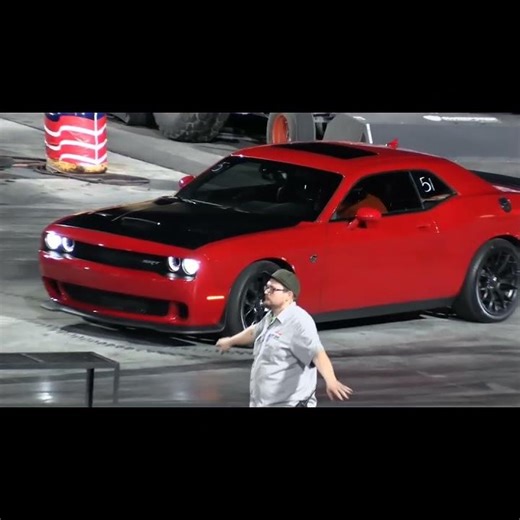 Corvette C8 vs Dodge Challenger...☠️